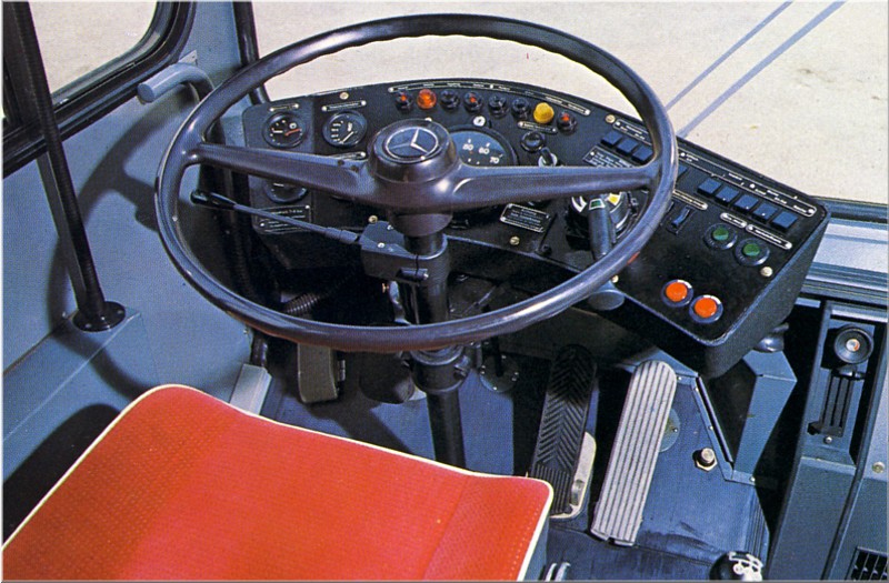 Der Mercedes-Benz O 305